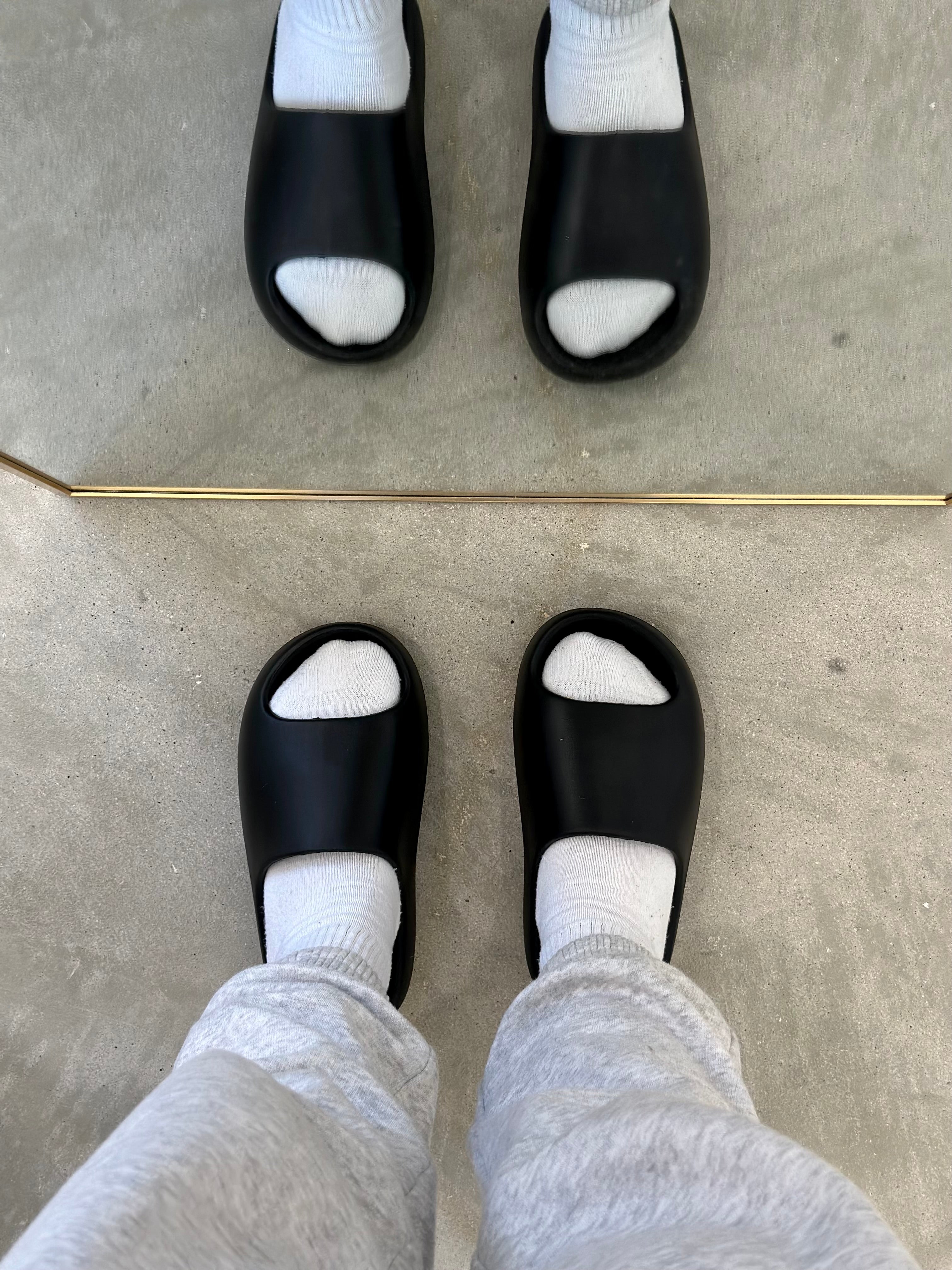 Everyday Rubber Slides (Black) – Valeria'S Boutique